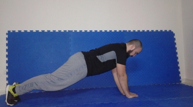 Plank to push ups - AthensTrainers®