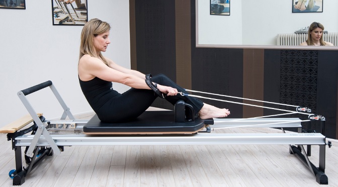 Reformer training: Roll down - AthensTrainers®