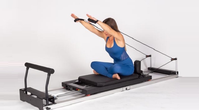 Pilates@home using a home reformer: salute - AthensTrainers®