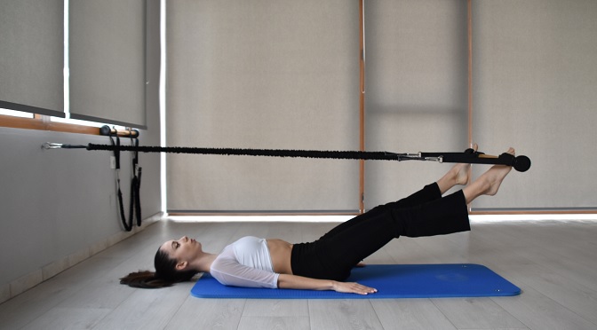 Pilatesstick® workout: calf stretch / lift & lower - AthensTrainers®